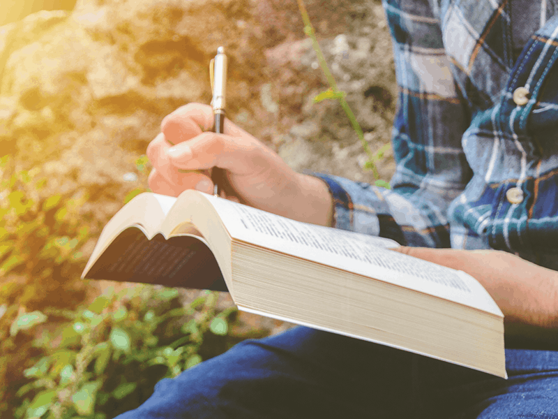 Putting Together a Daily Bible Reading Plan for Your Family